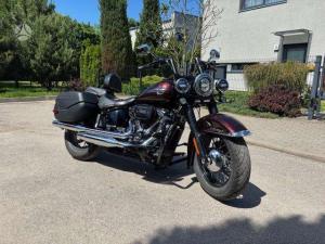 Red Harley-Davidson Heritage Softail 2018 in Kaunas, with an engine capacity of 1.80 L and mileage of 60 thousand km for 11900 €, photo 1 on AUTOMOTO.COM.LV