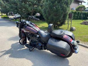 Red Harley-Davidson Heritage Softail 2018 in Kaunas, with an engine capacity of 1.80 L and mileage of 60 thousand km for 11900 €, photo 4 on AUTOMOTO.COM.LV