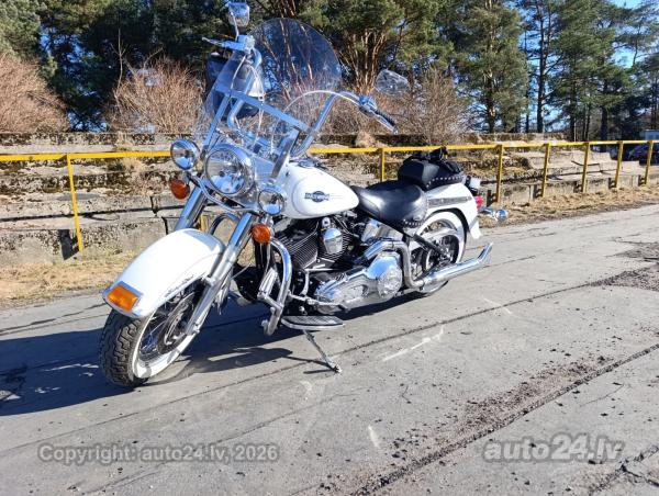 Белый Харли-Девидсон Heritage Softail 2004 в Таллин, объемом двигателя 1.45 л и пробегом 11 тыс. км за 8500 €, фото 3 на AUTOMOTO.COM.LV