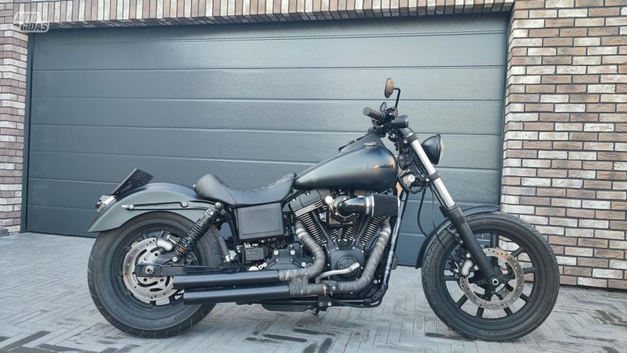 Melns Harley-Davidson Low Rider 2016 Kauņa, ar dzinēja tilpumu 1.80 L un nobraukumu 29 tūkst. km par 7599 €, foto 1 vietnē AUTOMOTO.COM.LV