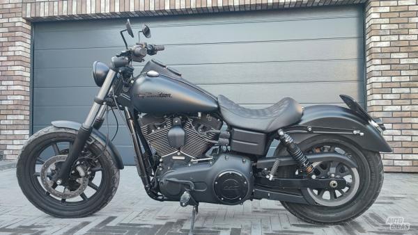 Melns Harley-Davidson Low Rider 2016 Kauņa, ar dzinēja tilpumu 1.80 L un nobraukumu 29 tūkst. km par 7599 €, foto 3 vietnē AUTOMOTO.COM.LV