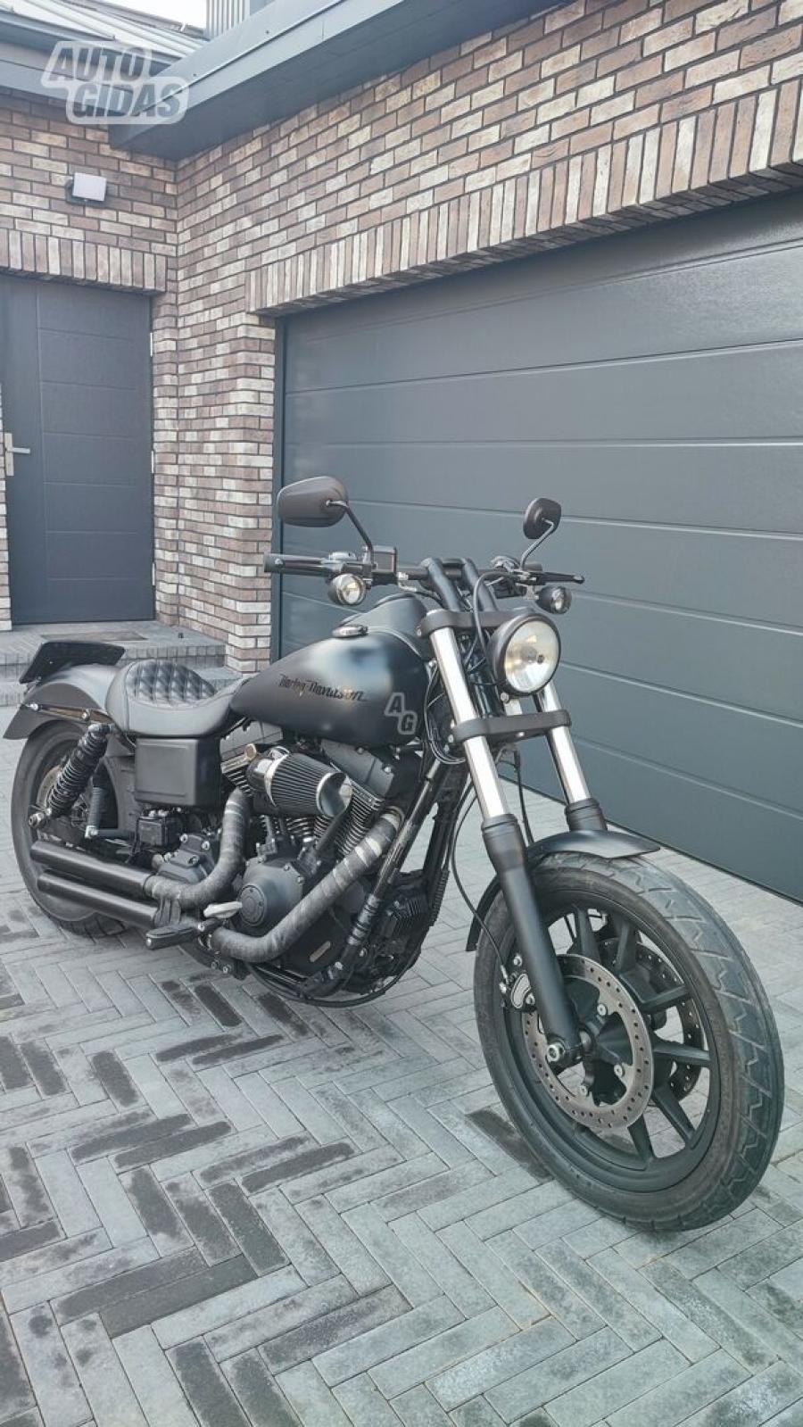 Melns Harley-Davidson Low Rider 2016 Kauņa, ar dzinēja tilpumu 1.80 L un nobraukumu 29 tūkst. km par 7599 €, foto 5 vietnē AUTOMOTO.COM.LV