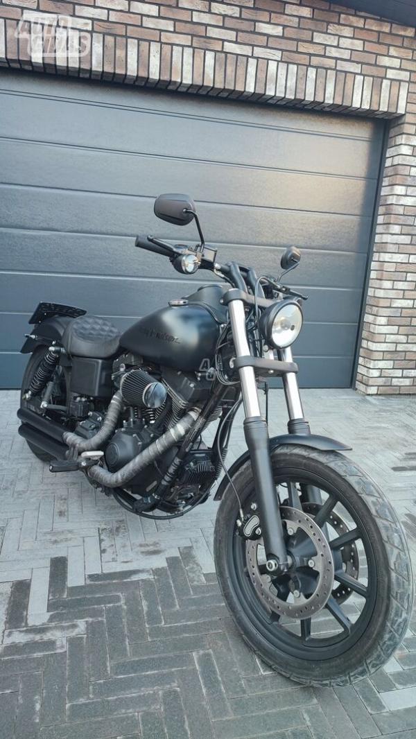 Melns Harley-Davidson Low Rider 2016 Kauņa, ar dzinēja tilpumu 1.80 L un nobraukumu 29 tūkst. km par 7599 €, foto 6 vietnē AUTOMOTO.COM.LV