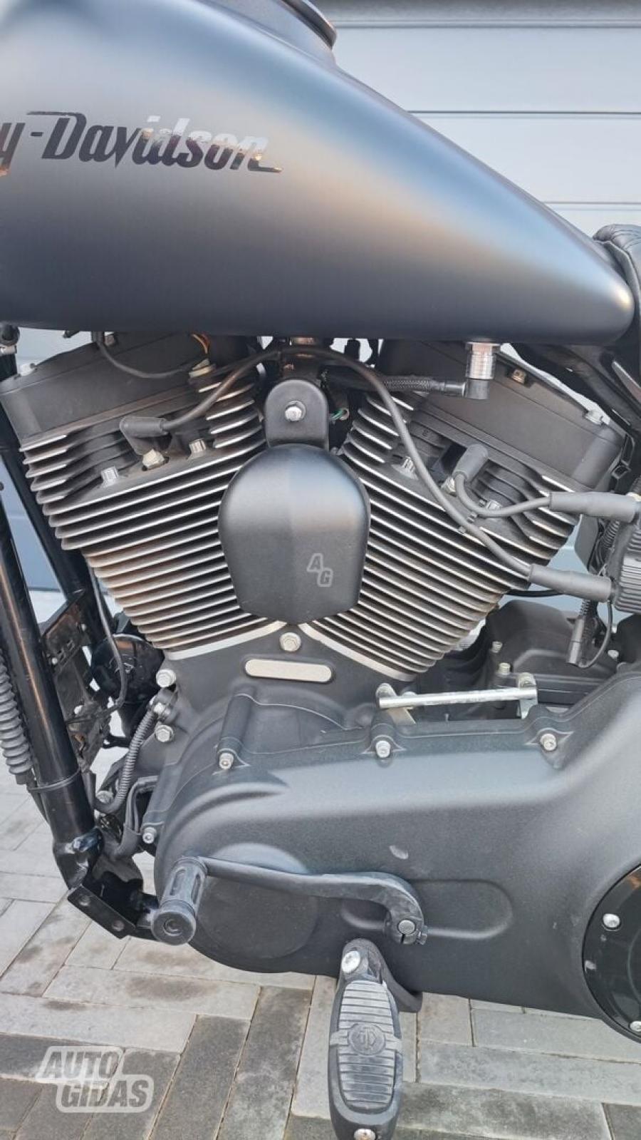 Melns Harley-Davidson Low Rider 2016 Kauņa, ar dzinēja tilpumu 1.80 L un nobraukumu 29 tūkst. km par 7599 €, foto 8 vietnē AUTOMOTO.COM.LV