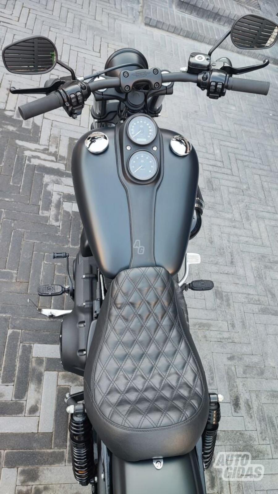 Melns Harley-Davidson Low Rider 2016 Kauņa, ar dzinēja tilpumu 1.80 L un nobraukumu 29 tūkst. km par 7599 €, foto 13 vietnē AUTOMOTO.COM.LV