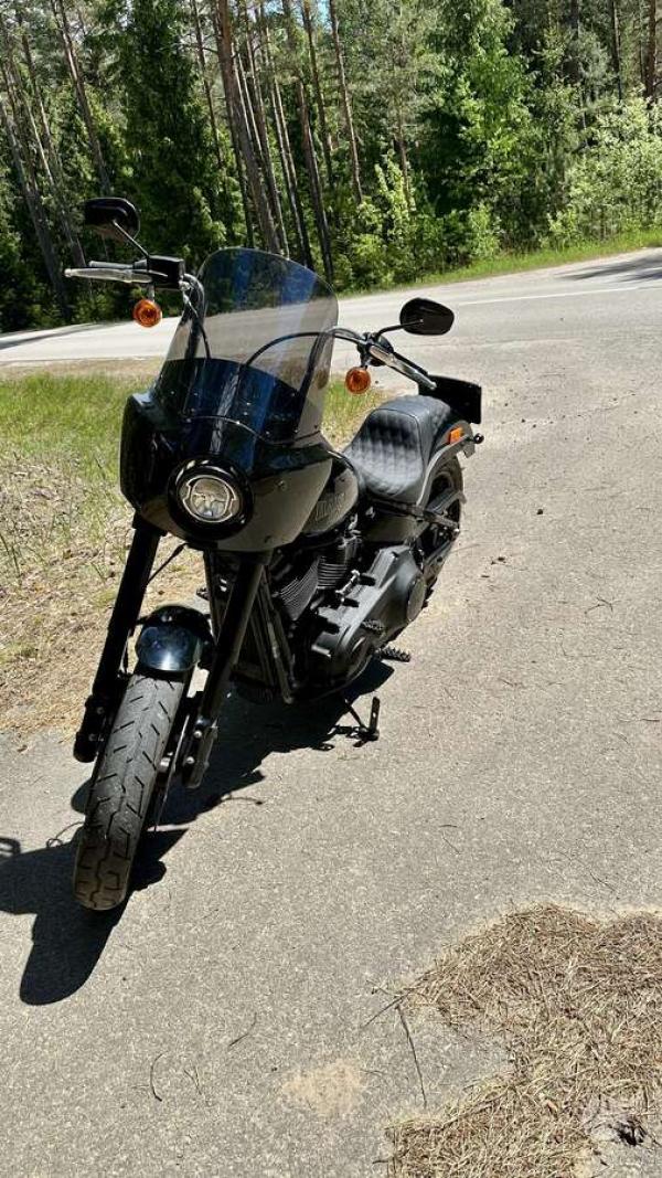 Melns Harley-Davidson Low Rider 2021 Kauņa, ar dzinēja tilpumu 1.87 L un nobraukumu 21 tūkst. km par 10450 €, foto 4 vietnē AUTOMOTO.COM.LV