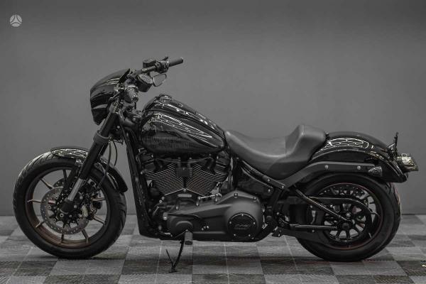 Black Harley-Davidson Low Rider 2022 in Kaunas, with an engine capacity of 1.92 L and mileage of 32 thousand km for 15500 €, photo 4 on AUTOMOTO.COM.LV