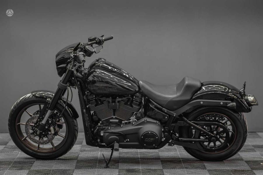 Black Harley-Davidson Low Rider 2022 in Kaunas, with an engine capacity of 1.92 L and mileage of 32 thousand km for 15500 €, photo 4 on AUTOMOTO.COM.LV