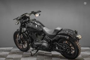 Black Harley-Davidson Low Rider 2022 in Kaunas, with an engine capacity of 1.92 L and mileage of 32 thousand km for 15500 €, photo 5 on AUTOMOTO.COM.LV