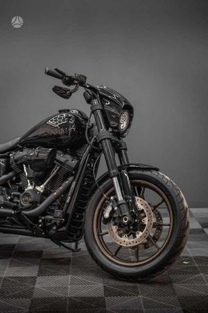 Black Harley-Davidson Low Rider 2022 in Kaunas, with an engine capacity of 1.92 L and mileage of 32 thousand km for 15500 €, photo 9 on AUTOMOTO.COM.LV