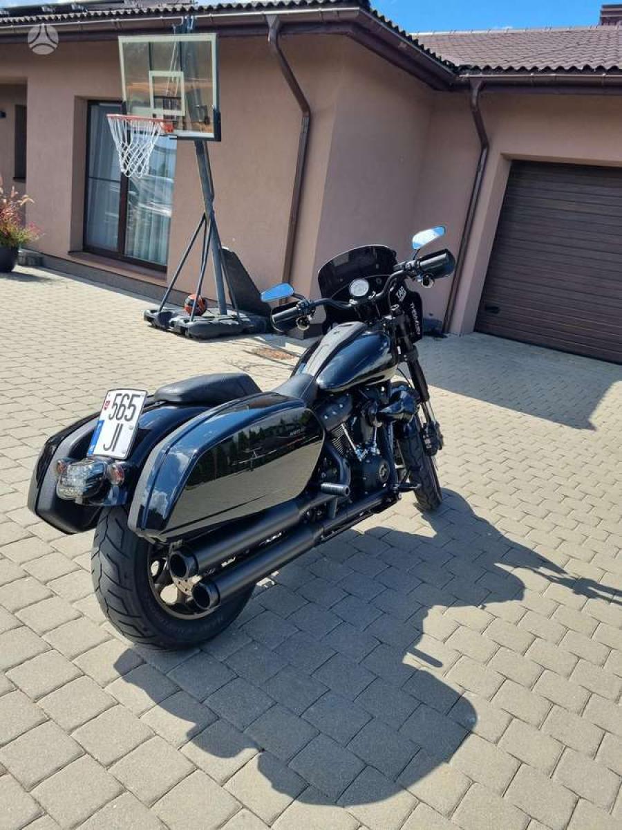 Melns Harley-Davidson Low Rider 2022 Kėdainiai, ar dzinēja tilpumu 1.92 L un nobraukumu 15 tūkst. km par 15000 €, foto 3 vietnē AUTOMOTO.COM.LV