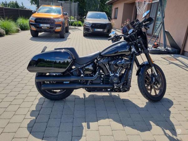 Melns Harley-Davidson Low Rider 2022 Kėdainiai, ar dzinēja tilpumu 1.92 L un nobraukumu 15 tūkst. km par 15000 €, foto 5 vietnē AUTOMOTO.COM.LV