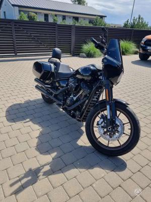 Melns Harley-Davidson Low Rider 2022 Kėdainiai, ar dzinēja tilpumu 1.92 L un nobraukumu 15 tūkst. km par 15000 €, foto 9 vietnē AUTOMOTO.COM.LV