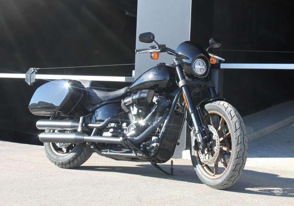 Black Harley-Davidson Low Rider 2023 in Vilnius, with an engine capacity of 1.93 L and mileage of 20 thousand km for 15500 €, photo 5 on AUTOMOTO.COM.LV
