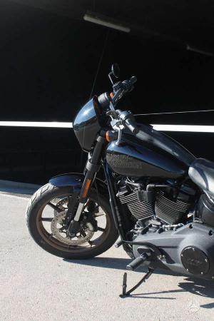 Melns Harley-Davidson Low Rider 2023 Viļņa, ar dzinēja tilpumu 1.93 L un nobraukumu 20 tūkst. km par 15500 €, foto 10 vietnē AUTOMOTO.COM.LV