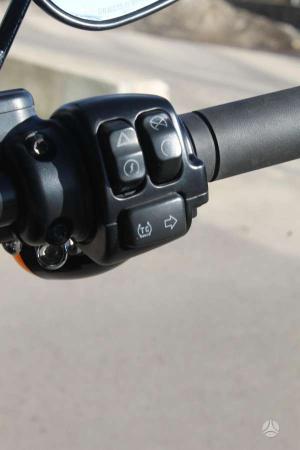 Melns Harley-Davidson Low Rider 2023 Viļņa, ar dzinēja tilpumu 1.93 L un nobraukumu 20 tūkst. km par 15500 €, foto 14 vietnē AUTOMOTO.COM.LV