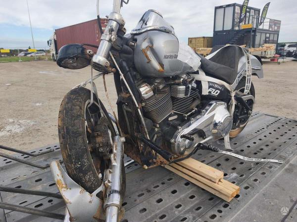 Harley-Davidson Low Rider 2019 in Panevezys, with an engine capacity of 1.75 L and mileage of 5 thousand km for 5500 €, photo 7 on AUTOMOTO.COM.LV