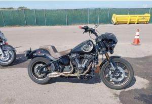Harley-Davidson Low Rider 2023 in Kaunas, with an engine capacity of 1.92 L and mileage of 4 thousand km for 9500 €, photo  on AUTOMOTO.COM.LV