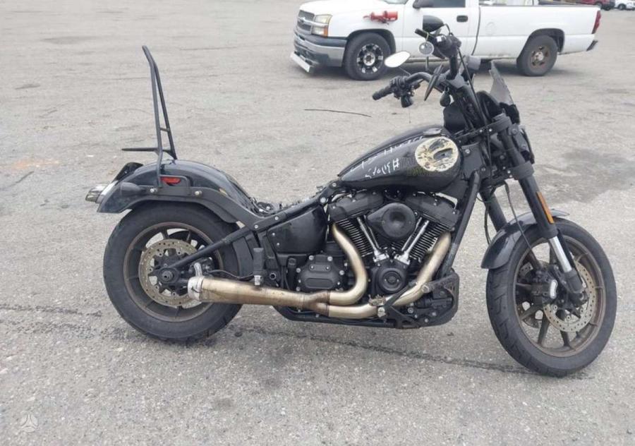 Harley-Davidson Low Rider 2023 in Kaunas, with an engine capacity of 1.92 L and mileage of 0 thousand km for 6899 €, photo 4 on AUTOMOTO.COM.LV