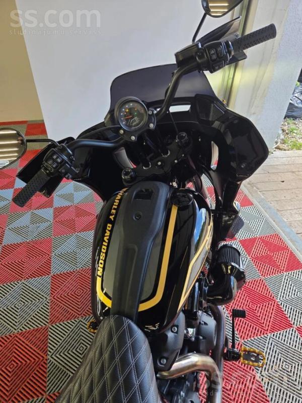 Harley-Davidson Low Rider 2023 Rīga, ar dzinēja tilpumu 1.90 L un nobraukumu 0 tūkst. km par 22000 €, foto 4 vietnē AUTOMOTO.COM.LV