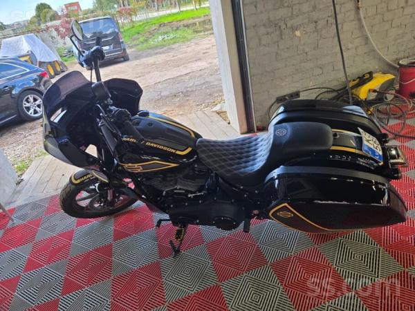 Harley-Davidson Low Rider 2023 Rīga, ar dzinēja tilpumu 1.90 L un nobraukumu 0 tūkst. km par 22000 €, foto 5 vietnē AUTOMOTO.COM.LV