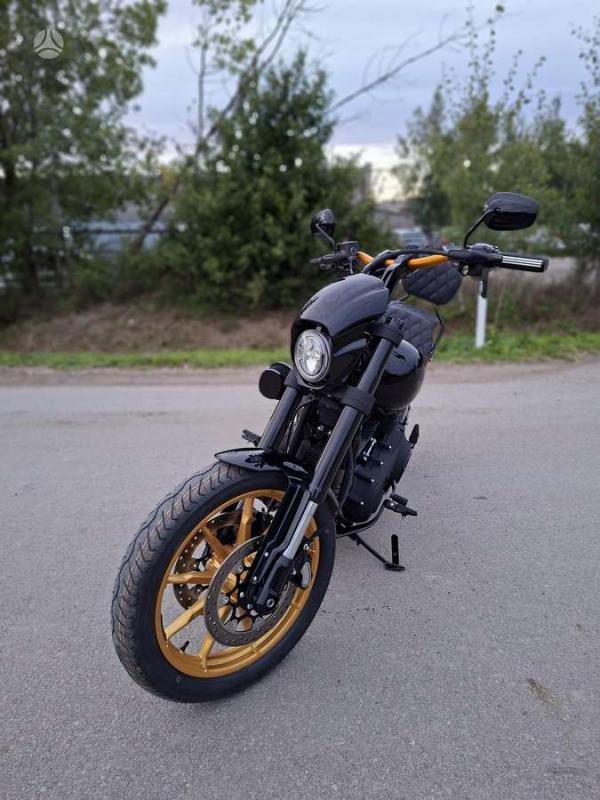 Harley-Davidson Low Rider 2023 in Kaunas, with an engine capacity of 1.92 L and mileage of 15 thousand km for 14999 €, photo 5 on AUTOMOTO.COM.LV