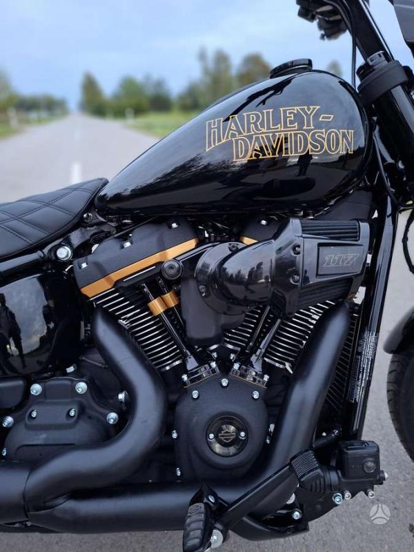 Harley-Davidson Low Rider 2023 in Kaunas, with an engine capacity of 1.92 L and mileage of 15 thousand km for 14999 €, photo 9 on AUTOMOTO.COM.LV