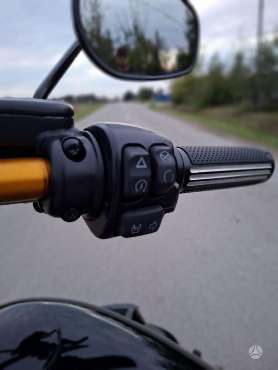 Harley-Davidson Low Rider 2023 in Kaunas, with an engine capacity of 1.92 L and mileage of 15 thousand km for 14999 €, photo 17 on AUTOMOTO.COM.LV
