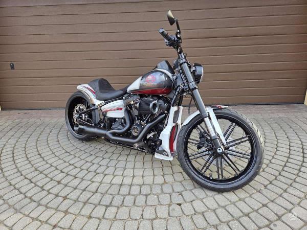 White Harley-Davidson Low Rider 2023 in Kaunas, with an engine capacity of 1.92 L and mileage of 2 thousand km for 23500 €, photo 5 on AUTOMOTO.COM.LV