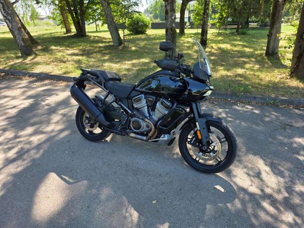 Black Harley-Davidson Pan America 2021 in Vilnius, with an engine capacity of 1.25 L and mileage of 18 thousand km for 9900 €, photo 1 on AUTOMOTO.COM.LV