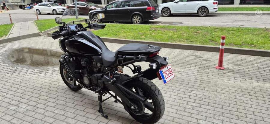Black Harley-Davidson Pan America 2021 in Vilnius, with an engine capacity of 1.25 L and mileage of 18 thousand km for 9700 €, photo 7 on AUTOMOTO.COM.LV