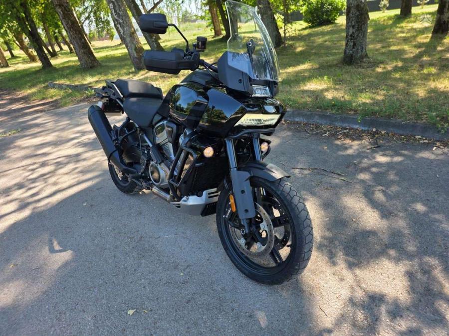 Melns Harley-Davidson Pan America 2021 Viļņa, ar dzinēja tilpumu 1.25 L un nobraukumu 18 tūkst. km par 9700 €, foto 5 vietnē AUTOMOTO.COM.LV
