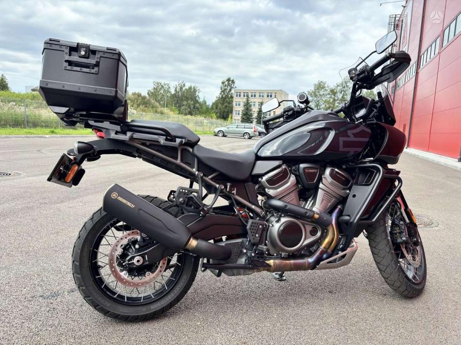 Melns Harley-Davidson Pan America 2023 Telšiai, ar dzinēja tilpumu 1.25 L un nobraukumu 11 tūkst. km par 12705 €, foto 3 vietnē AUTOMOTO.COM.LV