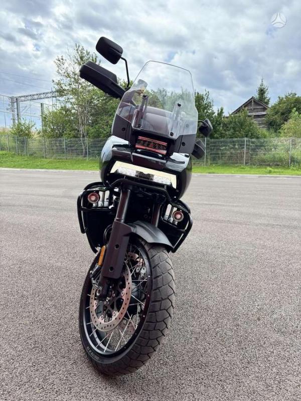 Melns Harley-Davidson Pan America 2023 Telšiai, ar dzinēja tilpumu 1.25 L un nobraukumu 11 tūkst. km par 12705 €, foto 5 vietnē AUTOMOTO.COM.LV