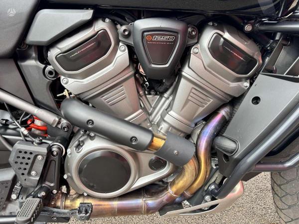 Melns Harley-Davidson Pan America 2023 Telšiai, ar dzinēja tilpumu 1.25 L un nobraukumu 11 tūkst. km par 12705 €, foto 10 vietnē AUTOMOTO.COM.LV