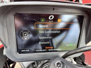 Melns Harley-Davidson Pan America 2023 Telšiai, ar dzinēja tilpumu 1.25 L un nobraukumu 11 tūkst. km par 12705 €, foto 18 vietnē AUTOMOTO.COM.LV