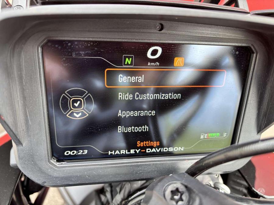 Melns Harley-Davidson Pan America 2023 Telšiai, ar dzinēja tilpumu 1.25 L un nobraukumu 11 tūkst. km par 12705 €, foto 18 vietnē AUTOMOTO.COM.LV