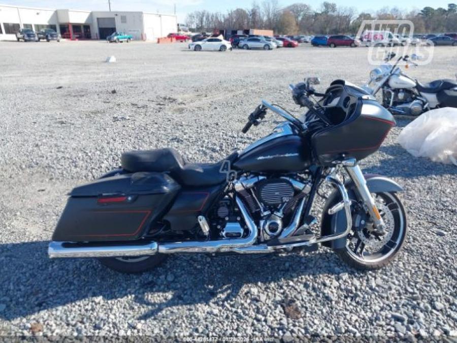 Black Harley-Davidson Road Glide 0 in Klaipeda, with an engine capacity of 0.00 L and mileage of 0 thousand km for 7000 €, photo 12 on AUTOMOTO.COM.LV