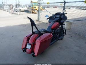 Черный Харли-Девидсон Road Glide 0 в Клайпеда, объемом двигателя 0.00 л и пробегом 0 тыс. км за 6500 €, фото 5 на AUTOMOTO.COM.LV