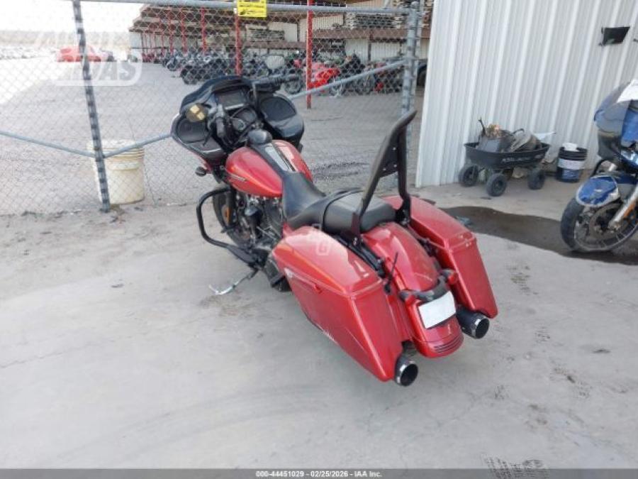 Черный Харли-Девидсон Road Glide 0 в Клайпеда, объемом двигателя 0.00 л и пробегом 0 тыс. км за 6500 €, фото 4 на AUTOMOTO.COM.LV