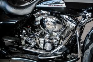 Black Harley-Davidson Road Glide 2005 in Tallinn, with an engine capacity of 1.45 L and mileage of 48 thousand km for 22900 €, photo 10 on AUTOMOTO.COM.LV