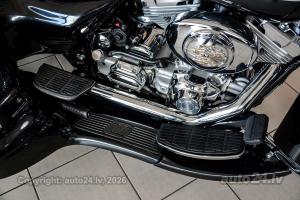 Black Harley-Davidson Road Glide 2005 in Tallinn, with an engine capacity of 1.45 L and mileage of 48 thousand km for 22900 €, photo 12 on AUTOMOTO.COM.LV