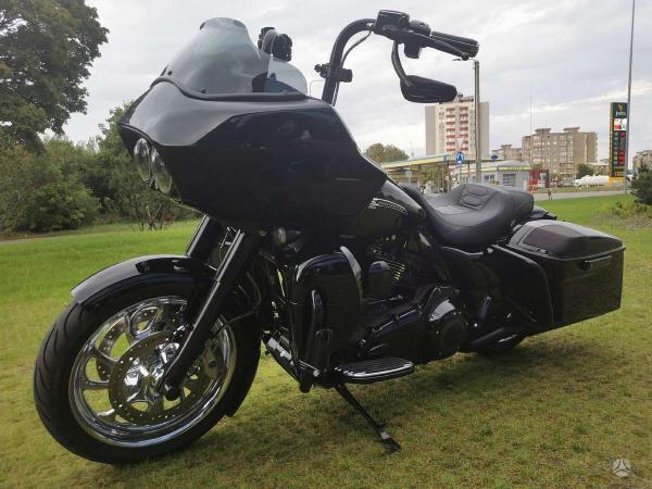 Black Harley-Davidson Road Glide 2009 in Kaunas, with an engine capacity of 0.00 L and mileage of 37 thousand km for 14950 €, photo 11 on AUTOMOTO.COM.LV