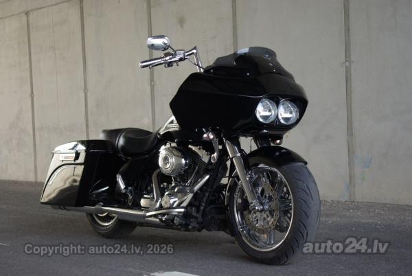 Melns Harley-Davidson Road Glide 2013 Tartu, ar dzinēja tilpumu 1.69 L un nobraukumu 15 tūkst. km par 11900 €, foto 1 vietnē AUTOMOTO.COM.LV