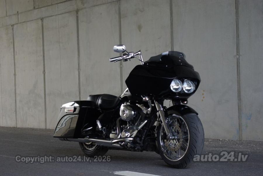 Black Harley-Davidson Road Glide 2013 in Tartu, with an engine capacity of 1.69 L and mileage of 15 thousand km for 11900 €, photo 6 on AUTOMOTO.COM.LV