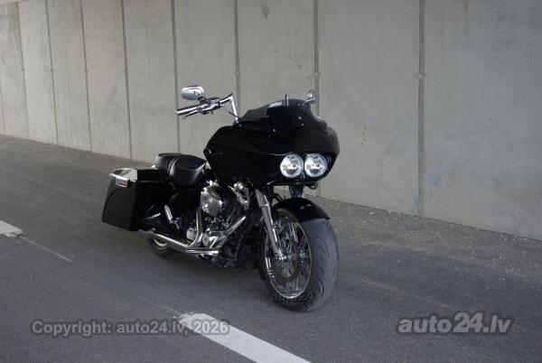 Black Harley-Davidson Road Glide 2013 in Tartu, with an engine capacity of 1.69 L and mileage of 15 thousand km for 11900 €, photo 5 on AUTOMOTO.COM.LV