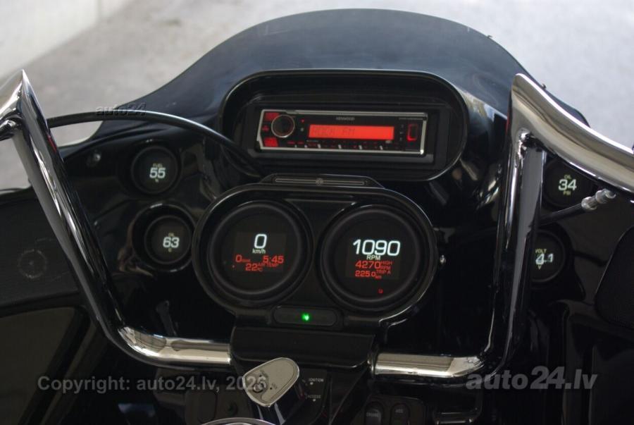 Черный Харли-Девидсон Road Glide 2013 в Тарту, объемом двигателя 1.69 л и пробегом 15 тыс. км за 11900 €, фото 11 на AUTOMOTO.COM.LV
