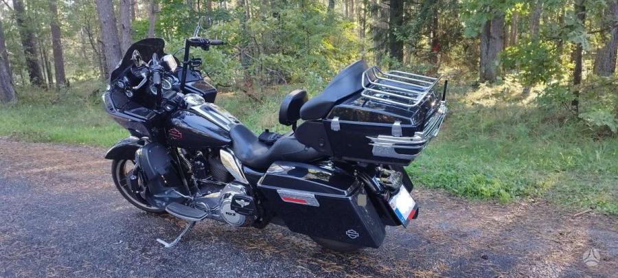 Черный Харли-Девидсон Road Glide 2013 в Вильнюс, объемом двигателя 1.70 л и пробегом 86 тыс. км за 8849 €, фото 5 на AUTOMOTO.COM.LV