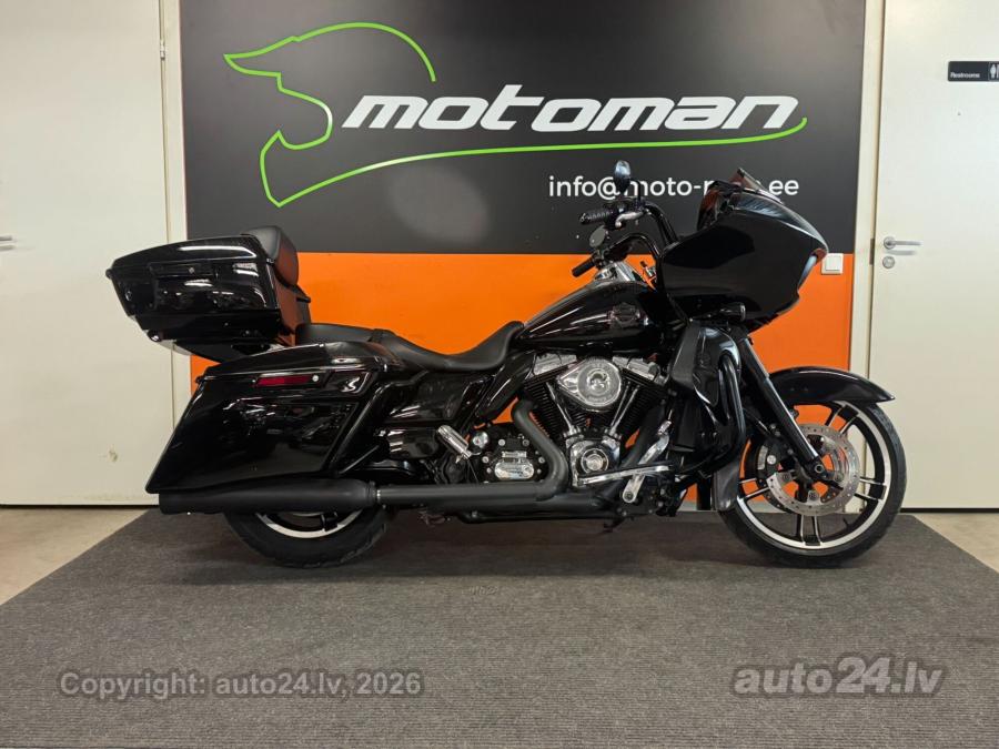 Black Harley-Davidson Road Glide 2015 in Tartu, with an engine capacity of 1.69 L and mileage of 89 thousand km for 12990 €, photo 3 on AUTOMOTO.COM.LV
