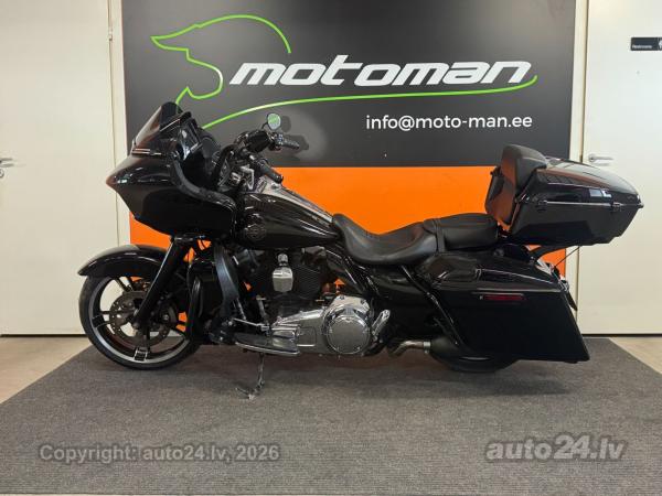 Black Harley-Davidson Road Glide 2015 in Tartu, with an engine capacity of 1.69 L and mileage of 89 thousand km for 12990 €, photo 5 on AUTOMOTO.COM.LV